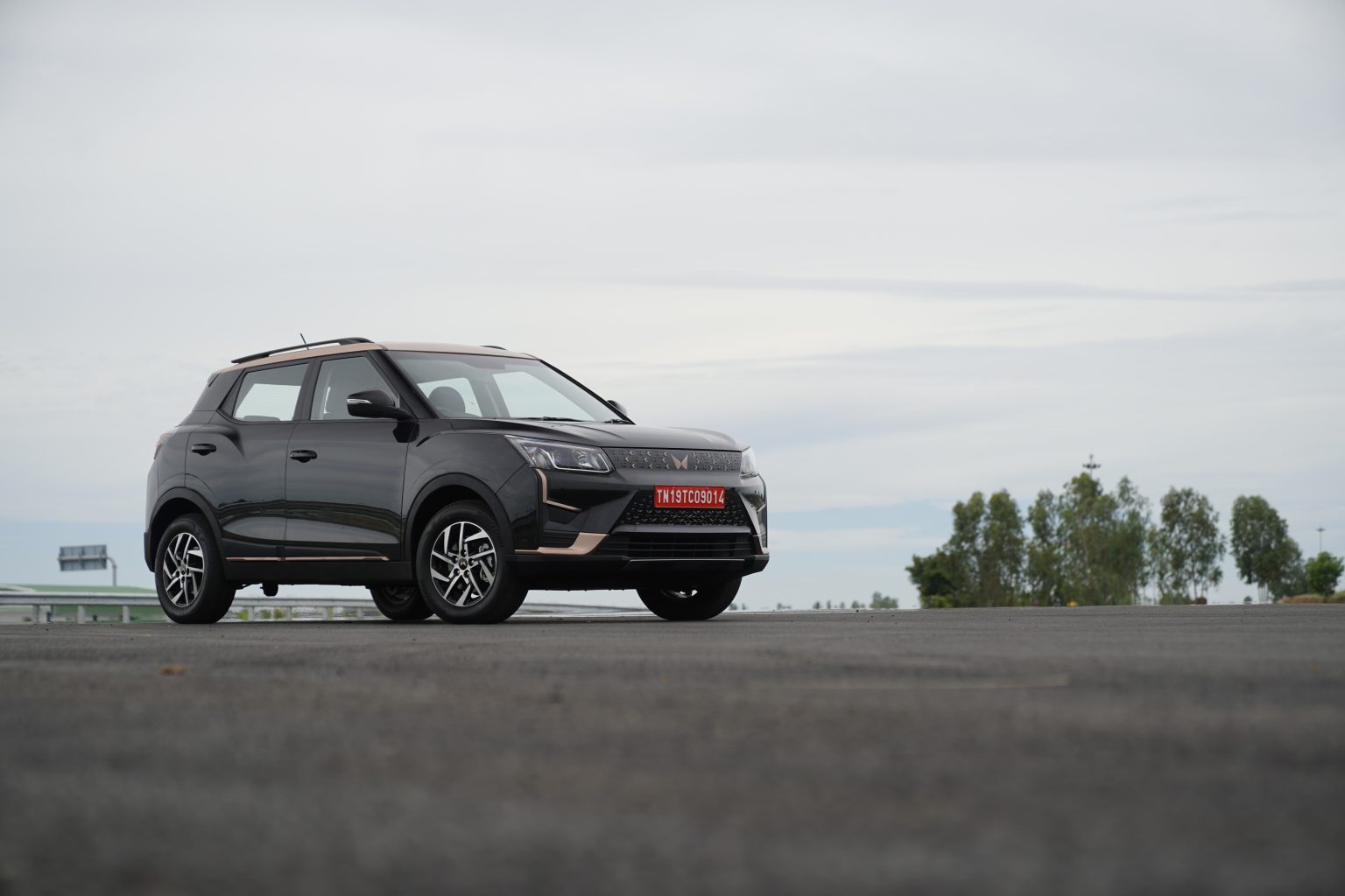 Mahindra XUV 400 EV All You Need to know – Car India