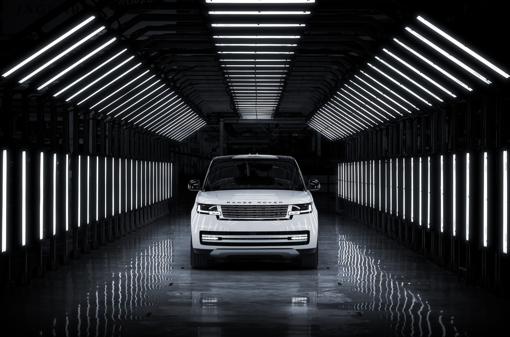 Range Rover and Range Rover Sport Get a Major Price Cut With a Catch ...